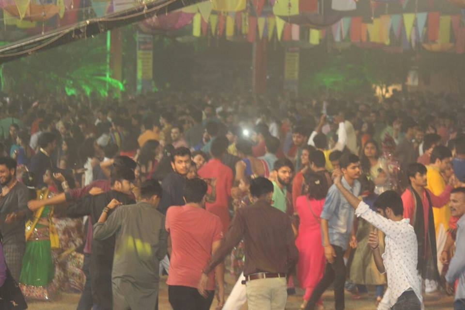 MOST PEOPLE PLAYING HINCH GARBA IN GROUP – World Records India – India ...