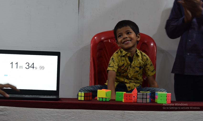 YOUNGEST TO SOLVE 10 TYPES OF 3D PUZZLES IN THE LEAST TIME World YOUNGEST TO SOLVE 10 TYPES OF 3D PUZZLES IN THE LEAST TIME World